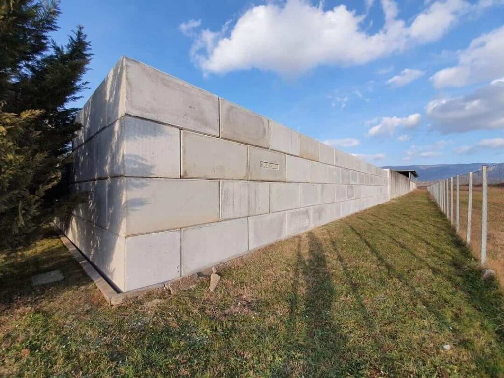 Firebreak walls - Blue Molds®