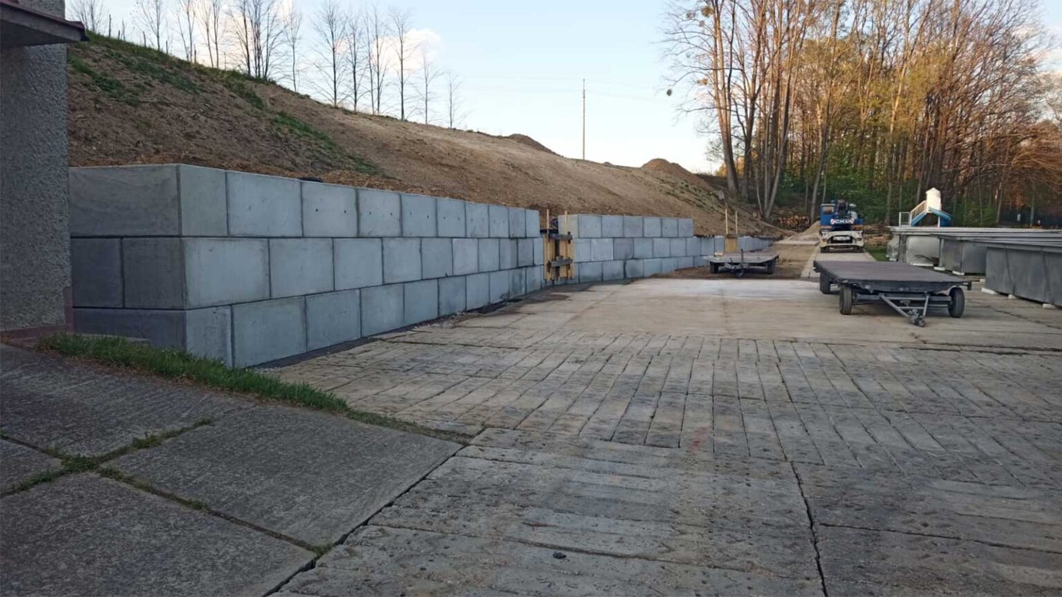 What are concrete Lego blocks? - Blue Molds®